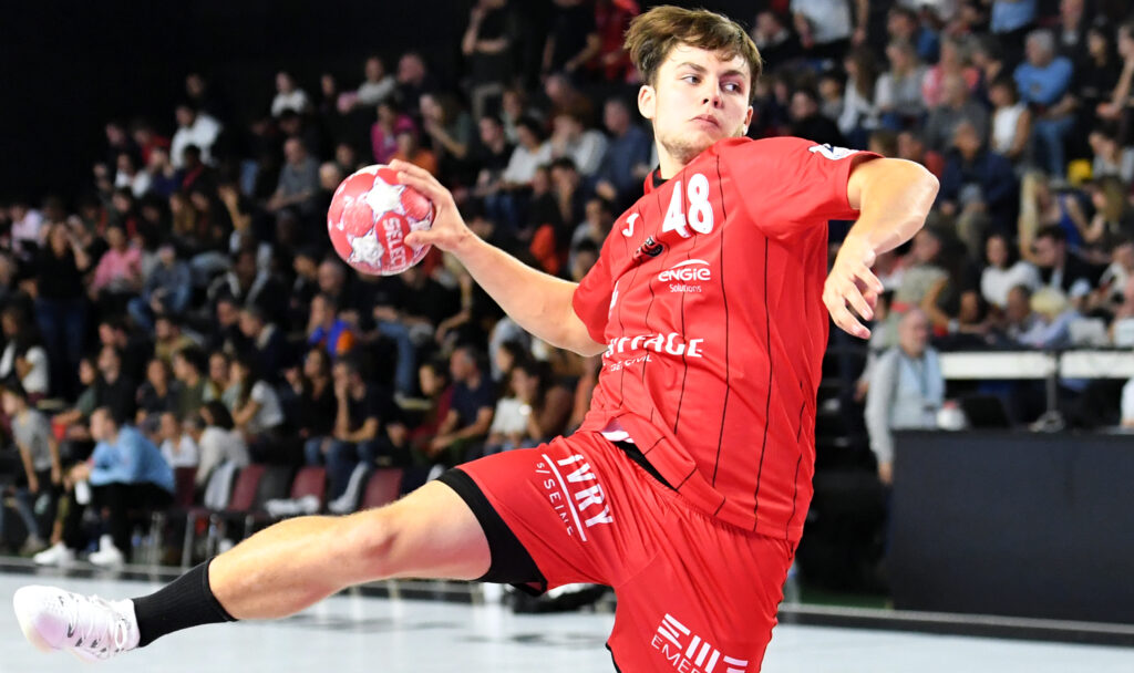 Antoine Baladi : « c'est symbolique mais cela fait vraiment plaisir » - Ivry Handball - Site ...