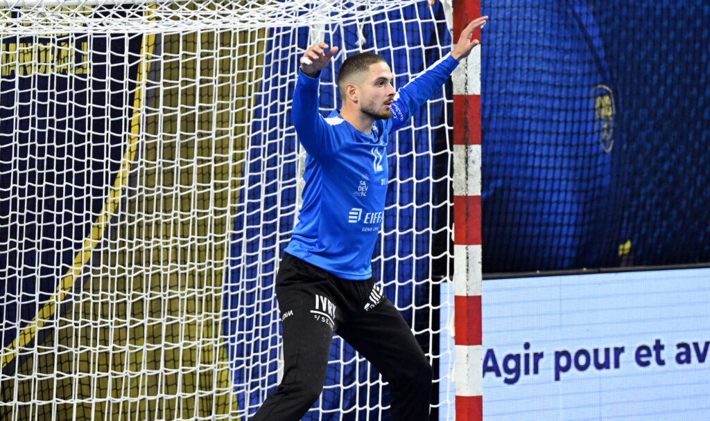 J06PL / L'US Ivry frappe fort ! - Ivry Handball - Site officiel
